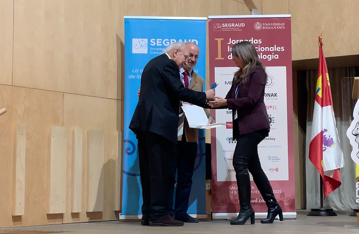 Reconocimiento a Luis Miguel Amorós por su trayectoria en Audiología